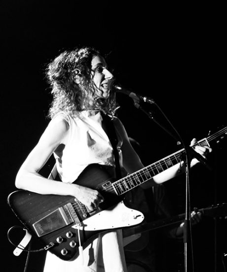 Polly Jean Harvey, déesse de l'Olympia - Luxe Infinity